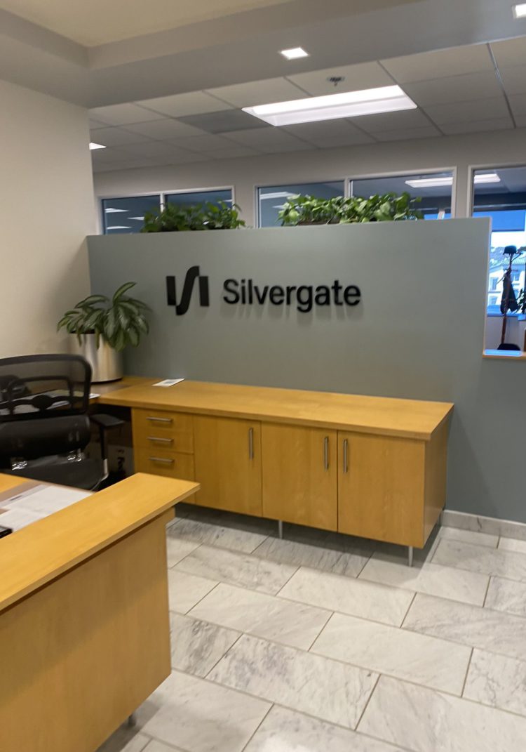 死亡倒數》加密銀行Silvergate空頭：辦公室空無一人、7天內恐關閉，SI 股價已跌95% | 動區動趨-最具影響力的區塊鏈新聞媒體
