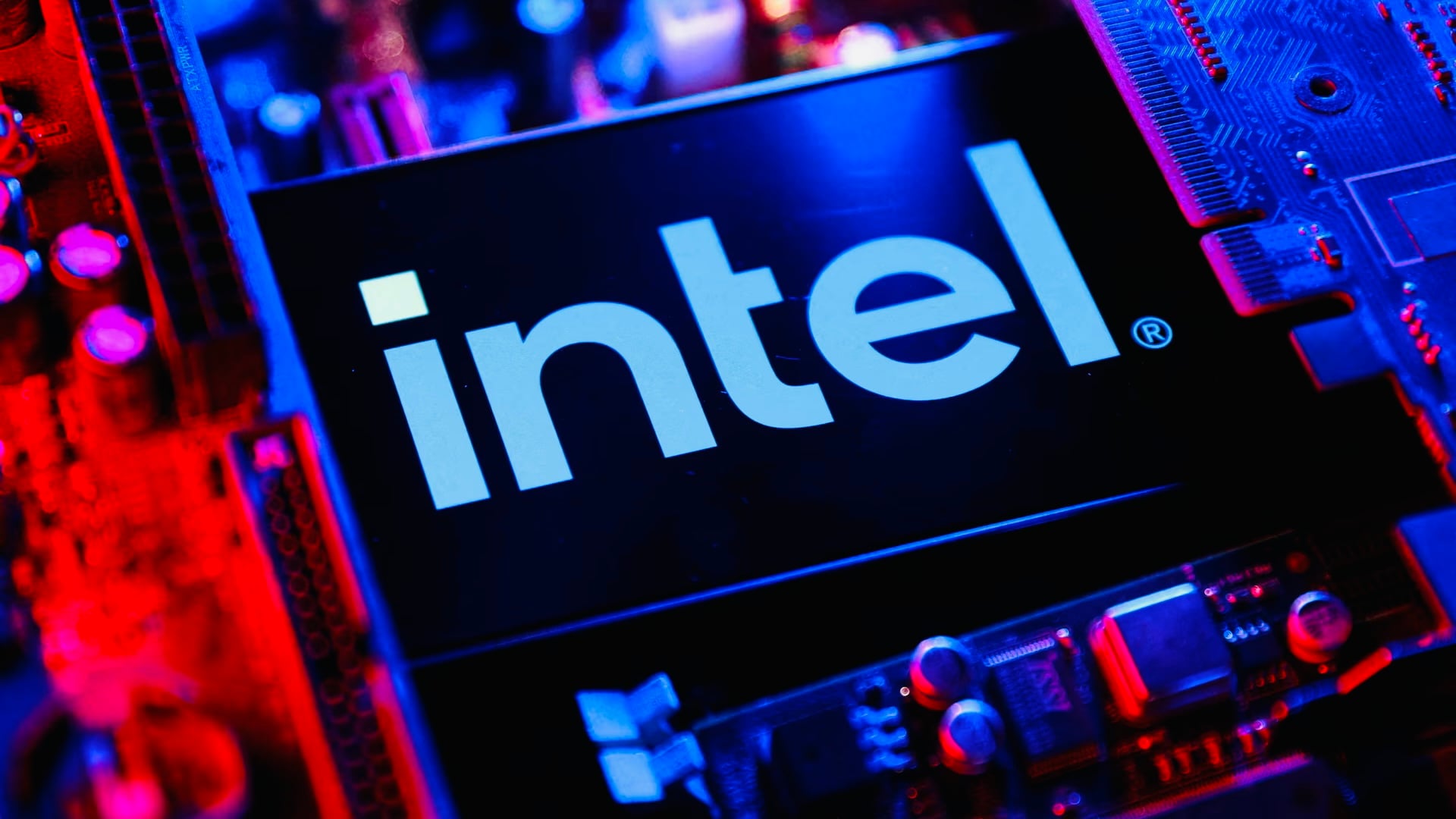 英特爾股價狂飆 12%！Google 轉單 Intel 生產 300 萬顆 TPU，Nvidia 也正測試 18A 製程 | 動區動趨-最具 ...